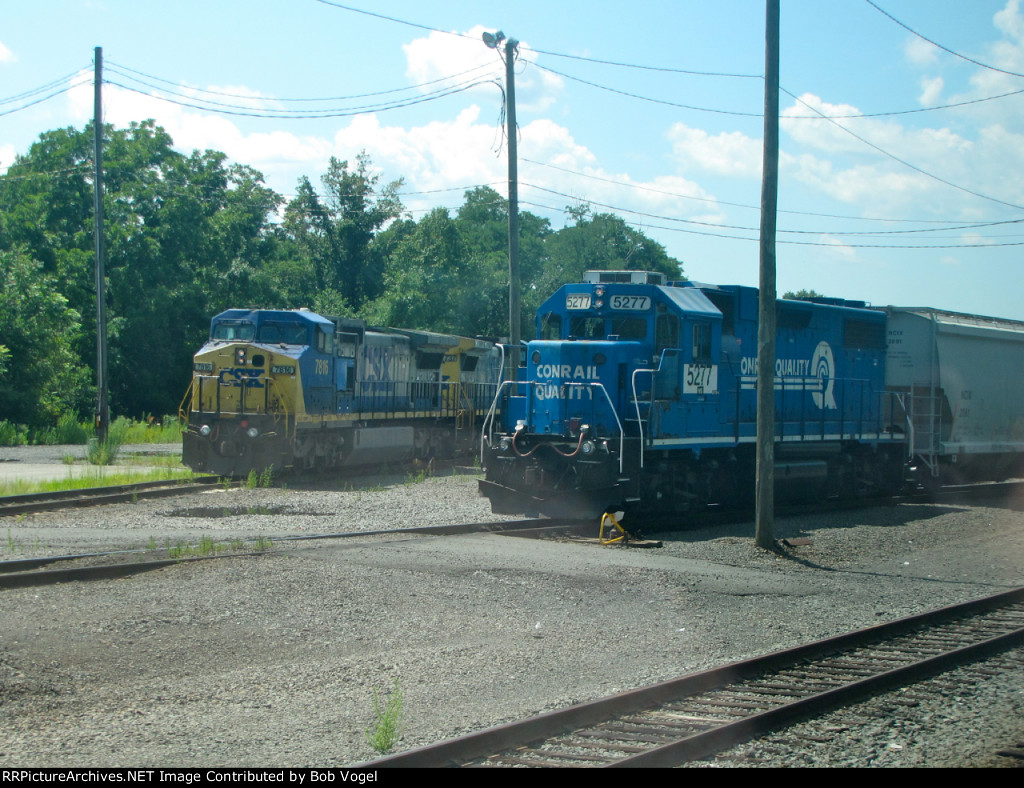 NS 5277 and CSX 7816
